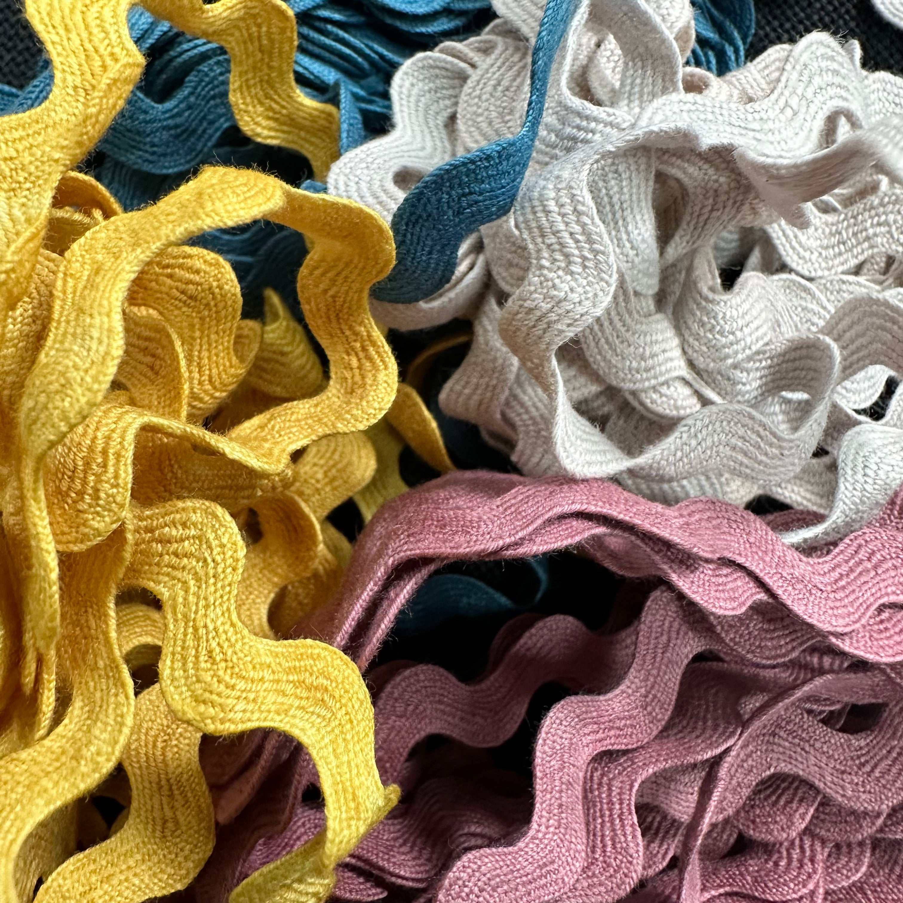 Rick Rack Cotton 1/2" - 3 Yards (274cm) by Dames of the Needle from th ...